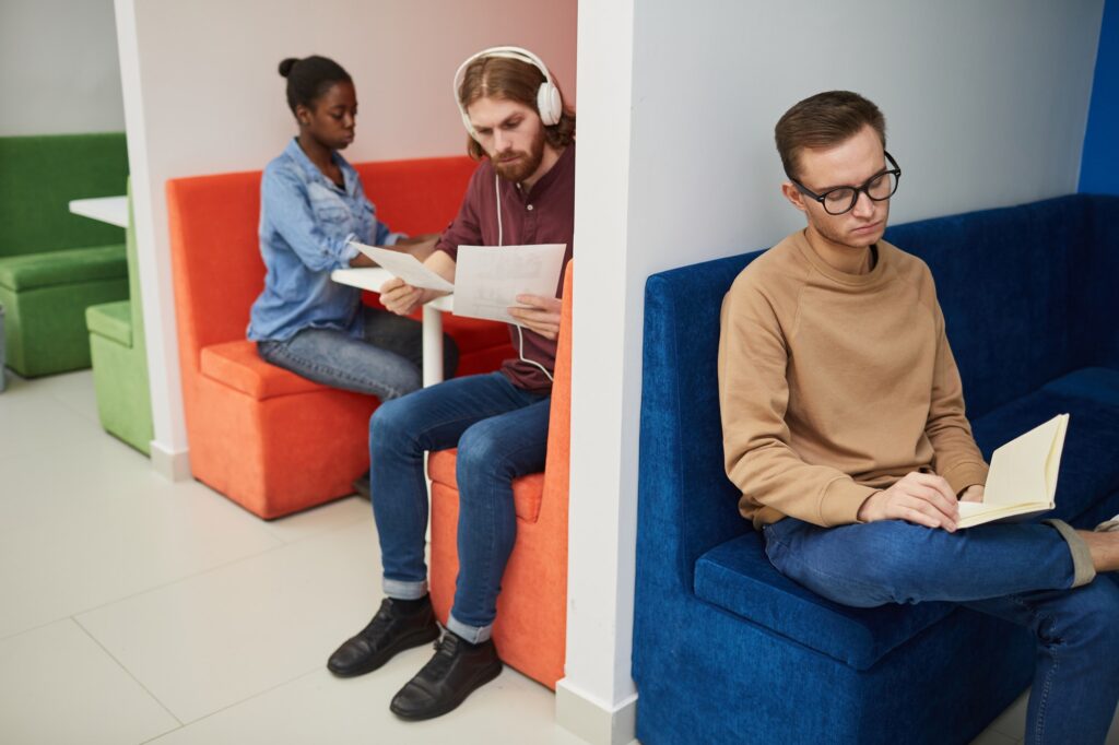 People In The Waiting Room | Bay State Pain Associates